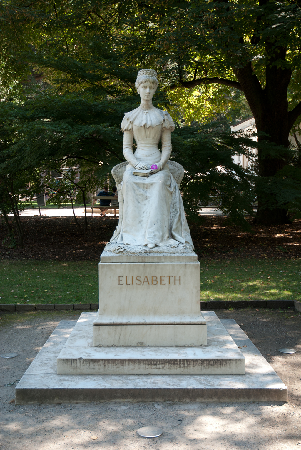 Sissistatue in Meran - soschy on tour